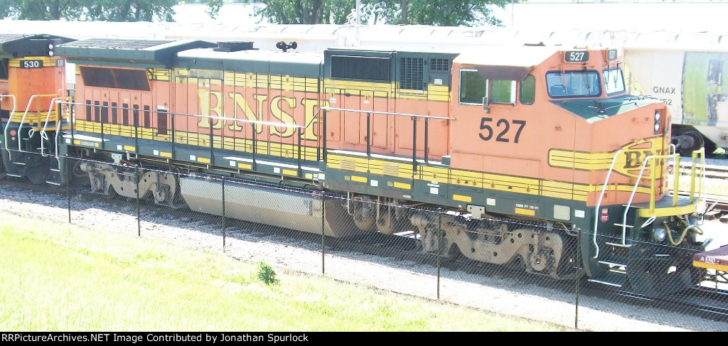 BNSF 527